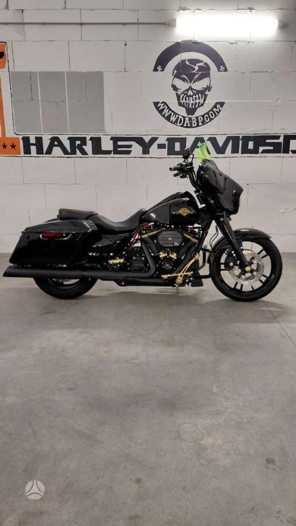 Harley-Davidson Street Glide FLHX 2019 in Radviliskis, with an engine capacity of 1.76 L and mileage of 28 thousand km for 14500 €, photo 1 on AUTOMOTO.COM.LV