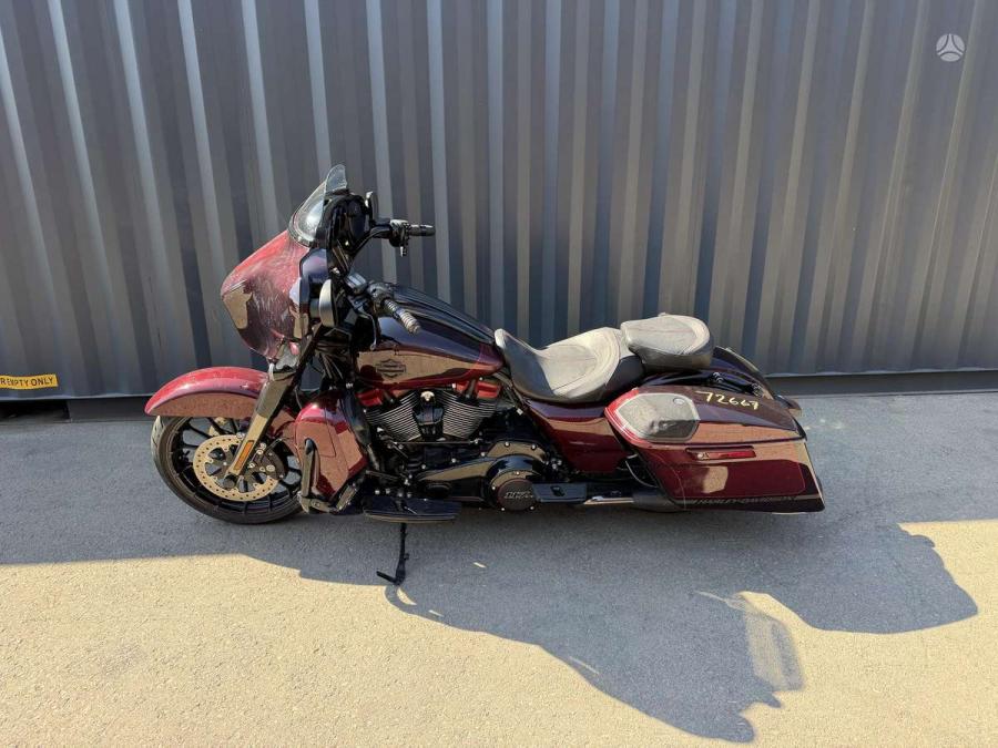 Harley-Davidson Street Glide FLHX 2019 Kauņa, ar dzinēja tilpumu 1.92 L un nobraukumu 11 tūkst. km par 16999 €, foto 1 vietnē AUTOMOTO.COM.LV