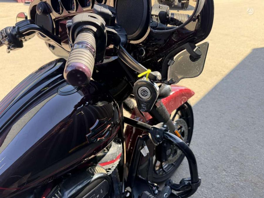 Harley-Davidson Street Glide FLHX 2019 Kauņa, ar dzinēja tilpumu 1.92 L un nobraukumu 11 tūkst. km par 16999 €, foto 11 vietnē AUTOMOTO.COM.LV