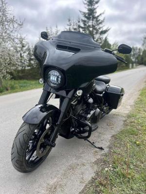 Harley-Davidson Street Glide FLHX 2019 in Siauliai, with an engine capacity of 1.75 L and mileage of 11 thousand km for 13999 €, photo  on AUTOMOTO.COM.LV