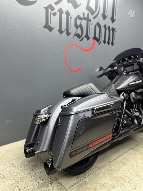 Harley-Davidson Street Glide FLHX 2020 in Kaunas, with an engine capacity of 1.90 L and mileage of 6 thousand km for 22900 €, photo 3 on AUTOMOTO.COM.LV