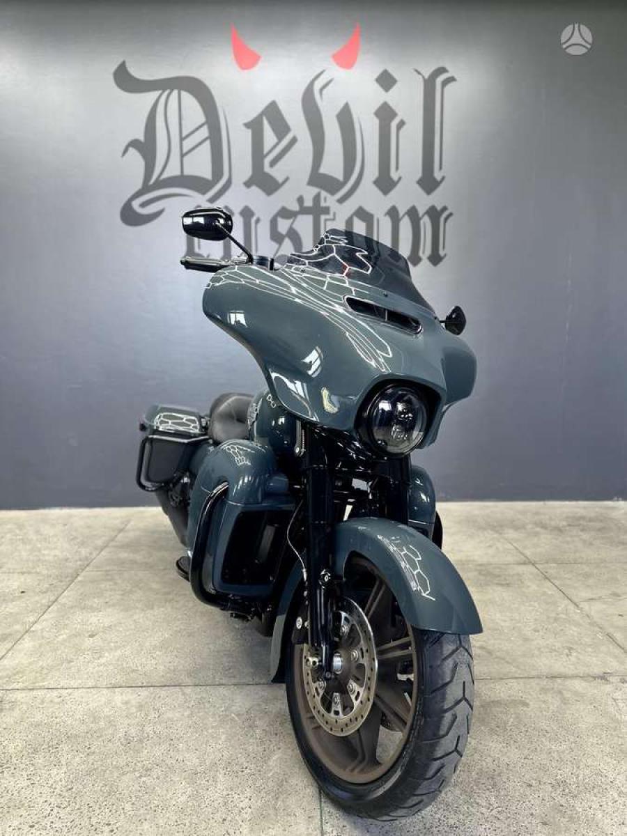 Harley-Davidson Street Glide FLHX 2020 in Kaunas, with an engine capacity of 1.86 L and mileage of 13 thousand km for 16600 €, photo 3 on AUTOMOTO.COM.LV