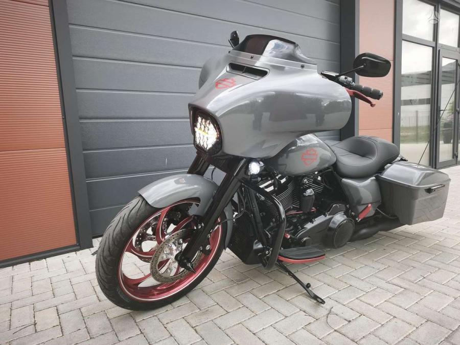 Harley-Davidson Street Glide FLHX 2020 in Siauliai, with an engine capacity of 1.80 L and mileage of 28 thousand km for 14900 €, photo 7 on AUTOMOTO.COM.LV
