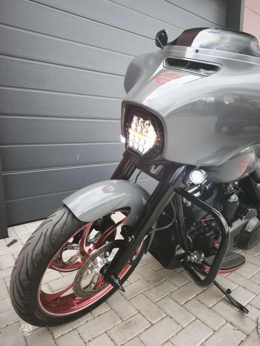 Harley-Davidson Street Glide FLHX 2020 in Siauliai, with an engine capacity of 1.80 L and mileage of 28 thousand km for 14900 €, photo 10 on AUTOMOTO.COM.LV