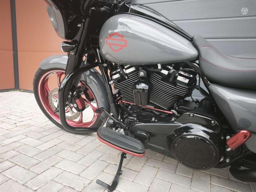 Harley-Davidson Street Glide FLHX 2020 in Siauliai, with an engine capacity of 1.80 L and mileage of 28 thousand km for 14900 €, photo 13 on AUTOMOTO.COM.LV