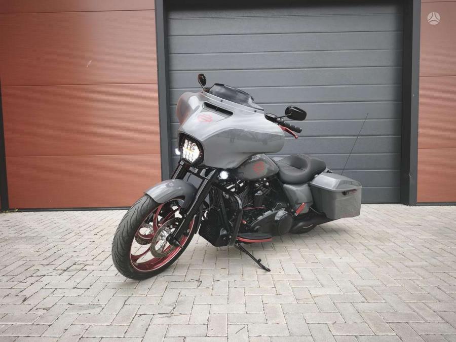 Harley-Davidson Street Glide FLHX 2020 in Siauliai, with an engine capacity of 1.80 L and mileage of 28 thousand km for 14900 €, photo 14 on AUTOMOTO.COM.LV