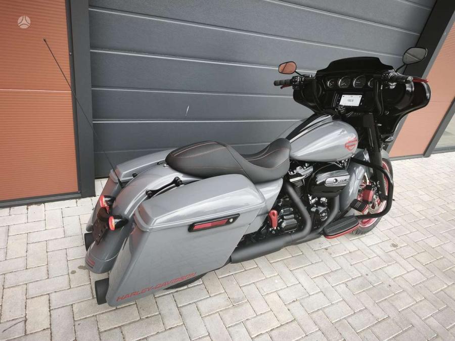 Harley-Davidson Street Glide FLHX 2020 in Siauliai, with an engine capacity of 1.80 L and mileage of 28 thousand km for 14900 €, photo 18 on AUTOMOTO.COM.LV