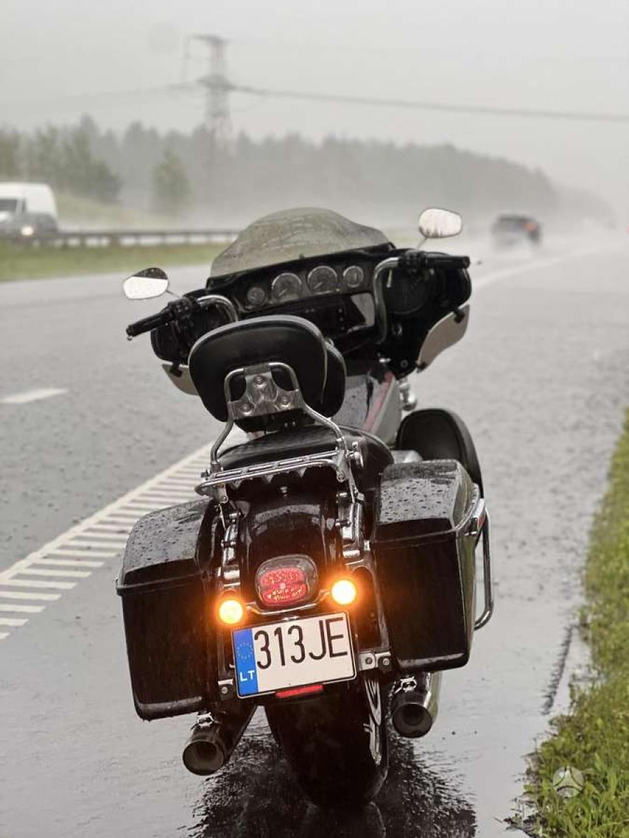 Harley-Davidson Street Glide FLHX 2020 in Vilnius, with an engine capacity of 1.87 L and mileage of 32 thousand km for 19990 €, photo 4 on AUTOMOTO.COM.LV