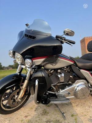 Harley-Davidson Street Glide FLHX 2020 in Vilnius, with an engine capacity of 1.87 L and mileage of 32 thousand km for 19990 €, photo 8 on AUTOMOTO.COM.LV