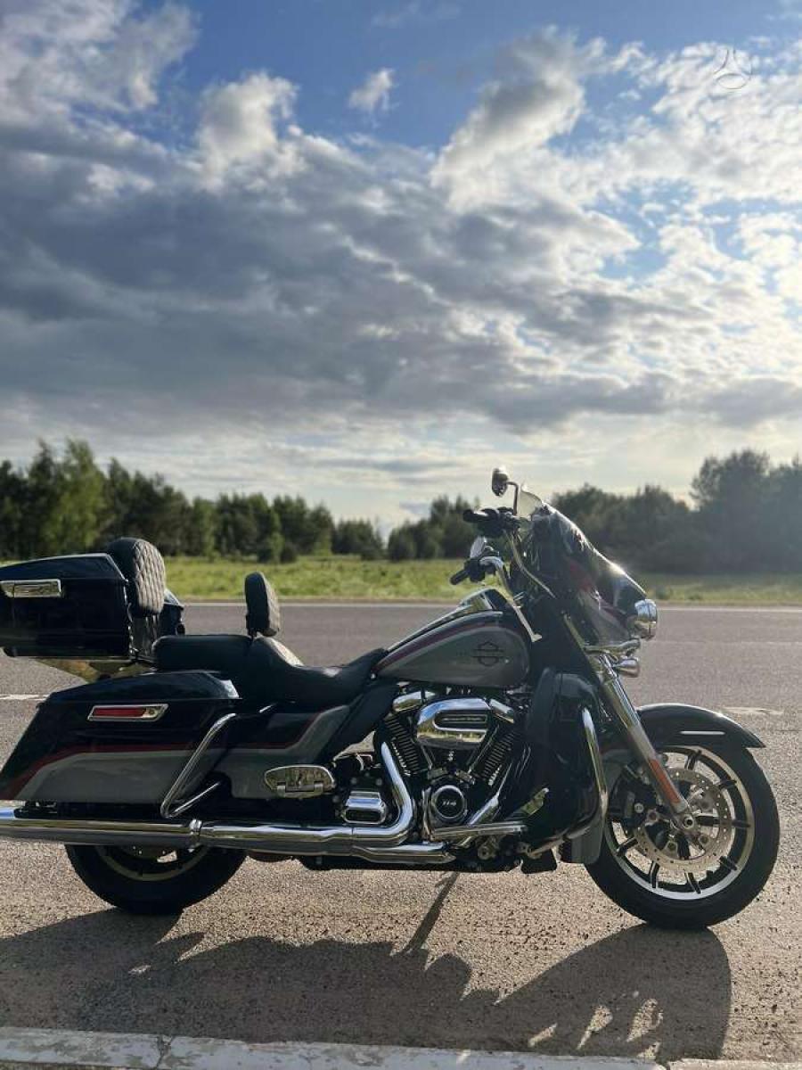 Harley-Davidson Street Glide FLHX 2020 in Vilnius, with an engine capacity of 1.87 L and mileage of 32 thousand km for 19990 €, photo 26 on AUTOMOTO.COM.LV