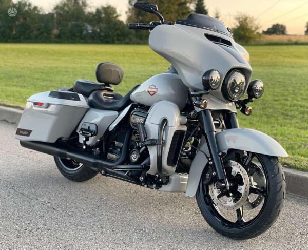 Harley-Davidson Street Glide FLHX 2020 in Siauliai on AUTOMOTO.COM.LV Harley-Davidson Street Glide FLHX 2020 in Siauliai, with an engine capacity of 1.90 L and mileage of 16 thousand km for 18500 €, photo 1 on AUTOMOTO.COM.LV