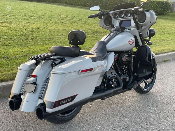 Harley-Davidson Street Glide FLHX 2020 in Siauliai on AUTOMOTO.COM.LV Harley-Davidson Street Glide FLHX 2020 in Siauliai, with an engine capacity of 1.90 L and mileage of 16 thousand km for 18500 €, photo 6 on AUTOMOTO.COM.LV