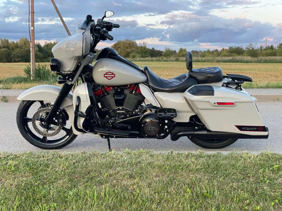 Harley-Davidson Street Glide FLHX 2020 in Siauliai, with an engine capacity of 1.90 L and mileage of 16 thousand km for 18500 €, photo 9 on AUTOMOTO.COM.LV