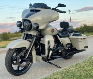 Harley-Davidson Street Glide FLHX 2020 in Siauliai, with an engine capacity of 1.90 L and mileage of 16 thousand km for 18500 €, photo 10 on AUTOMOTO.COM.LV