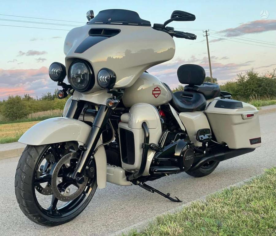 Harley-Davidson Street Glide FLHX 2020 in Siauliai, with an engine capacity of 1.90 L and mileage of 16 thousand km for 18500 €, photo 10 on AUTOMOTO.COM.LV