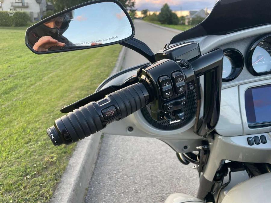 Harley-Davidson Street Glide FLHX 2020 in Siauliai, with an engine capacity of 1.90 L and mileage of 16 thousand km for 18500 €, photo 13 on AUTOMOTO.COM.LV