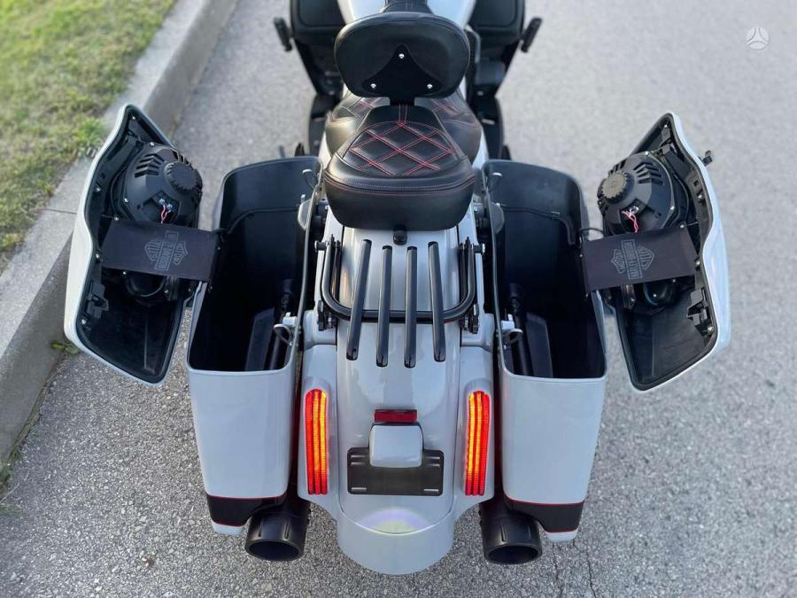 Harley-Davidson Street Glide FLHX 2020 in Siauliai, with an engine capacity of 1.90 L and mileage of 16 thousand km for 18500 €, photo 16 on AUTOMOTO.COM.LV