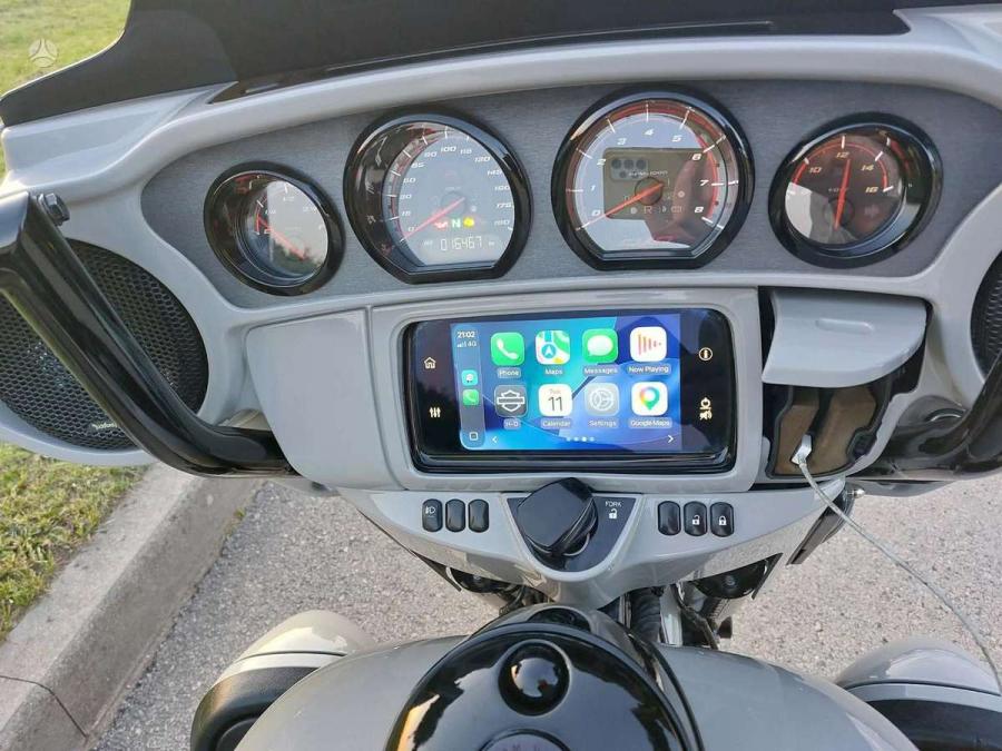 Harley-Davidson Street Glide FLHX 2020 in Siauliai, with an engine capacity of 1.90 L and mileage of 16 thousand km for 18500 €, photo 28 on AUTOMOTO.COM.LV