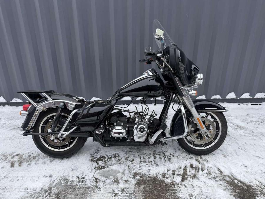 Harley-Davidson Street Glide FLHX 2021 in Kaunas, with an engine capacity of 1.87 L and mileage of 11 thousand km for 8600 €, photo 1 on AUTOMOTO.COM.LV