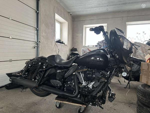 Harley-Davidson Street Glide FLHX 2023 Kauņa, ar dzinēja tilpumu 1.95 L un nobraukumu 1 tūkst. km par 9600 €, foto 1 vietnē AUTOMOTO.COM.LV