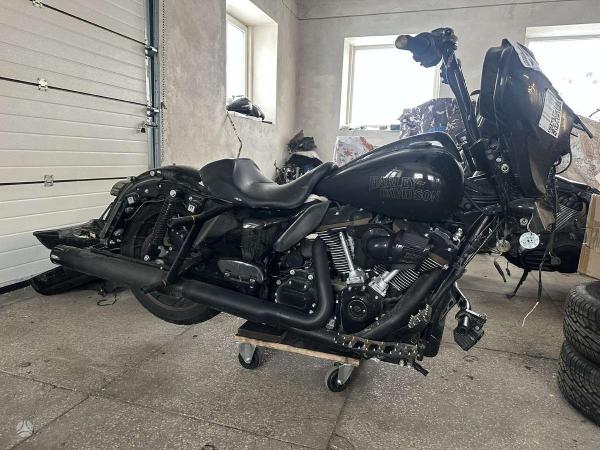 Harley-Davidson Street Glide FLHX 2023 Kauņa, ar dzinēja tilpumu 1.95 L un nobraukumu 1 tūkst. km par 9600 €, foto 5 vietnē AUTOMOTO.COM.LV