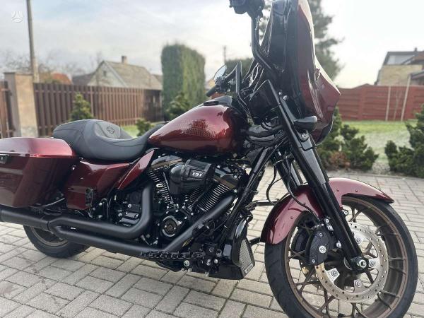 Харли-Девидсон Street Glide FLHX 2023 в Мариямполе, объемом двигателя 1.93 л и пробегом 10 тыс. км за 21900 €, фото 1 на AUTOMOTO.COM.LV