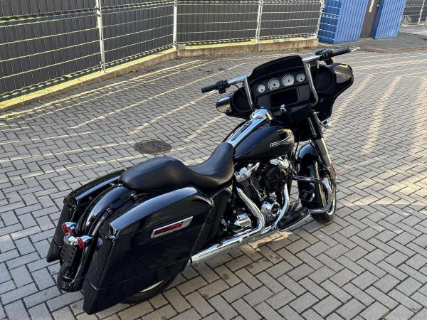 Harley-Davidson Street Glide FLHX 2023 in Siauliai, with an engine capacity of 1.75 L and mileage of 9 thousand km for 12800 €, photo 1 on AUTOMOTO.COM.LV