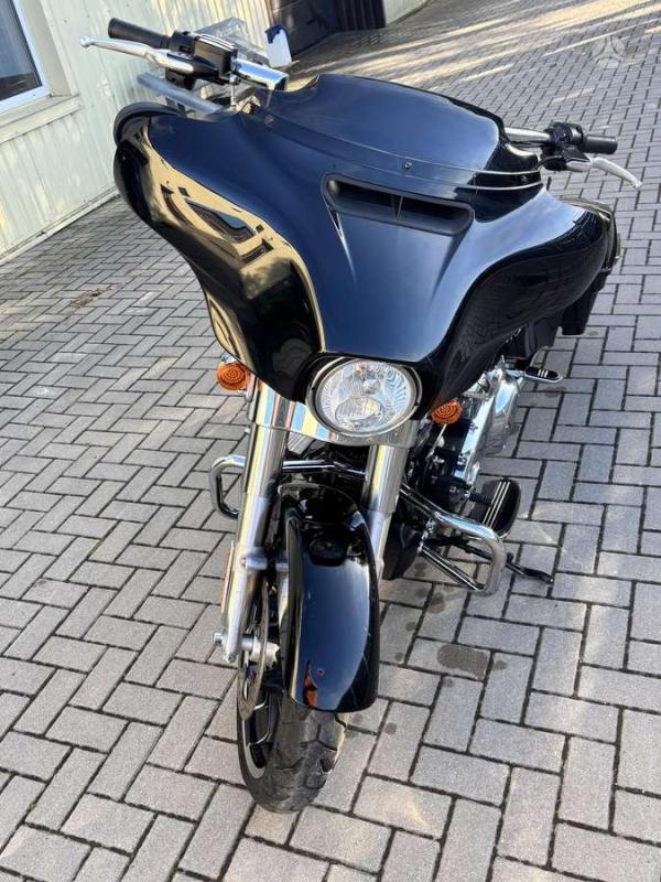 Harley-Davidson Street Glide FLHX 2023 Šauļi, ar dzinēja tilpumu 1.75 L un nobraukumu 9 tūkst. km par 12800 €, foto 3 vietnē AUTOMOTO.COM.LV