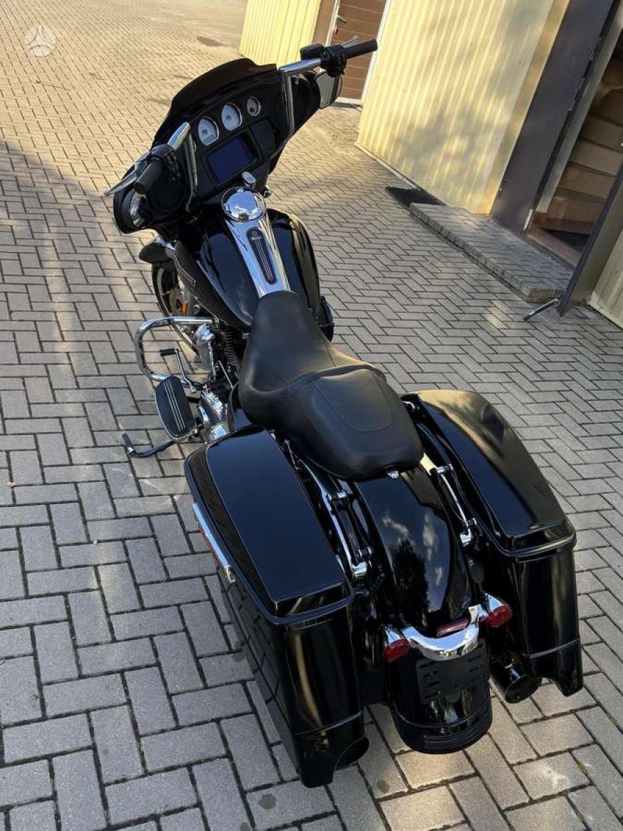 Харли-Девидсон Street Glide FLHX 2023 в Шяуляй, объемом двигателя 1.75 л и пробегом 9 тыс. км за 12800 €, фото 5 на AUTOMOTO.COM.LV