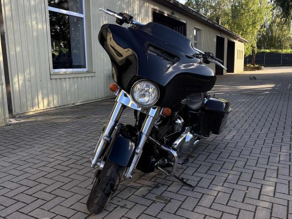 Harley-Davidson Street Glide FLHX 2023 in Siauliai, with an engine capacity of 1.75 L and mileage of 9 thousand km for 12800 €, photo 9 on AUTOMOTO.COM.LV
