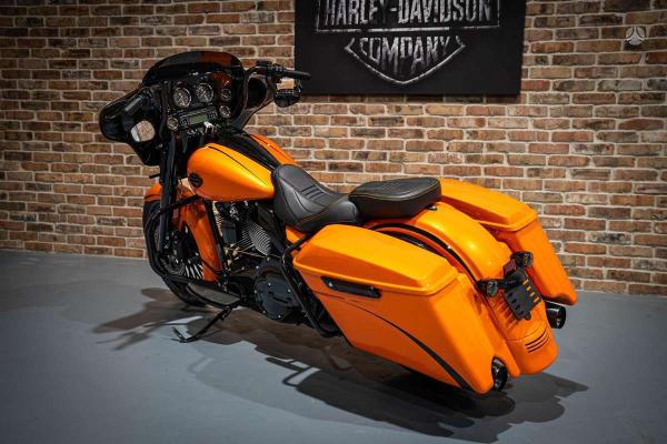 Orange Harley-Davidson Street Glide FLHX 2013 in Kaunas, with an engine capacity of 1.69 L and mileage of 52 thousand km for 13444 €, photo 5 on AUTOMOTO.COM.LV