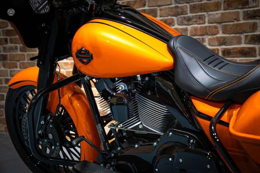 Oranžs Harley-Davidson Street Glide FLHX 2013 Kauņa, ar dzinēja tilpumu 1.69 L un nobraukumu 52 tūkst. km par 13444 €, foto 10 vietnē AUTOMOTO.COM.LV