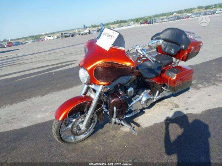 Red Harley-Davidson Street Glide FLHX 2012 in Klaipeda, with an engine capacity of 1.80 L and mileage of 39 thousand km for 7900 €, photo 2 on AUTOMOTO.COM.LV