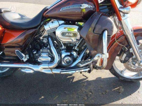 Красный Харли-Девидсон Street Glide FLHX 2012 в Клайпеда, объемом двигателя 1.80 л и пробегом 39 тыс. км за 7900 €, фото 8 на AUTOMOTO.COM.LV