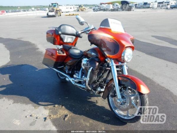Sarkans Harley-Davidson Street Glide FLHX 2012 Klaipėda, ar dzinēja tilpumu 1.80 L un nobraukumu 24 tūkst. km par 7900 €, foto 1 vietnē AUTOMOTO.COM.LV