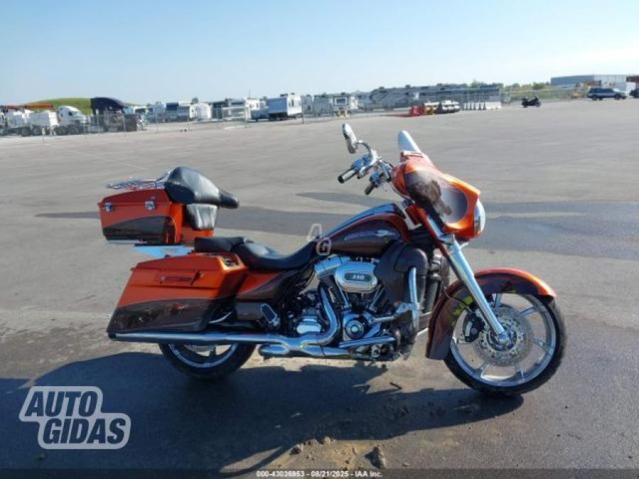 Red Harley-Davidson Street Glide FLHX 2012 in Klaipeda, with an engine capacity of 1.80 L and mileage of 24 thousand km for 7900 €, photo 12 on AUTOMOTO.COM.LV