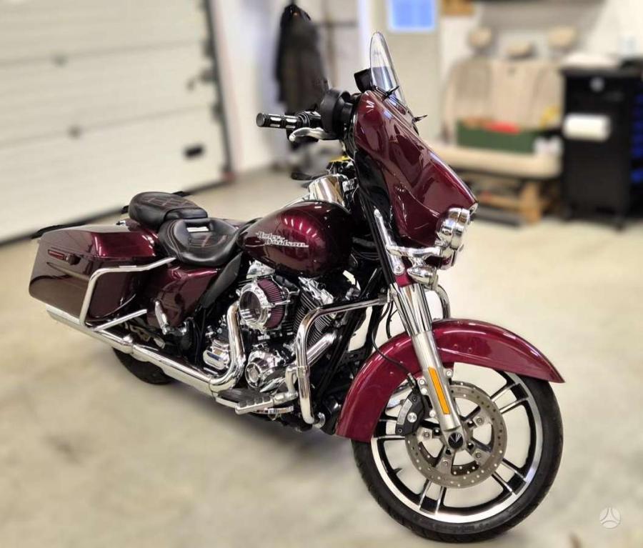 Красный Харли-Девидсон Street Glide FLHX 2014 в Каунас, объемом двигателя 1.69 л и пробегом 29 тыс. км за 13999 €, фото 2 на AUTOMOTO.COM.LV