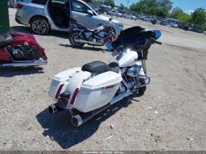 White Harley-Davidson Street Glide FLHX 2025 in Siauliai, with an engine capacity of 1.94 L and mileage of 1 thousand km for 18755 €, photo 14 on AUTOMOTO.COM.LV