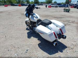 White Harley-Davidson Street Glide FLHX 2025 in Siauliai, with an engine capacity of 1.94 L and mileage of 1 thousand km for 18755 €, photo 15 on AUTOMOTO.COM.LV