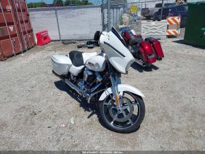 White Harley-Davidson Street Glide FLHX 2025 in Siauliai, with an engine capacity of 1.94 L and mileage of 1 thousand km for 18755 €, photo 17 on AUTOMOTO.COM.LV