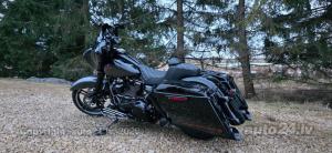 Grey Harley-Davidson Street Glide 2017 in Riga, with an engine capacity of 1.75 L and mileage of 21 thousand km for 14999 €, photo 6 on AUTOMOTO.COM.LV