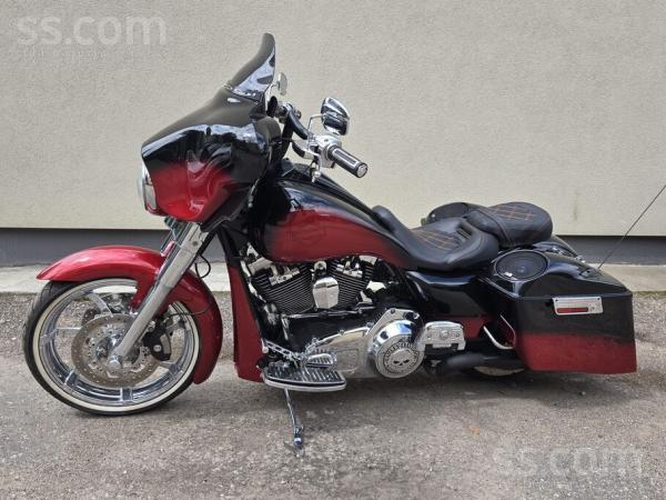 Harley-Davidson Street Glide 2013 in Riga, with an engine capacity of 1.69 L and mileage of 0 thousand km for 14900 €, photo 1 on AUTOMOTO.COM.LV