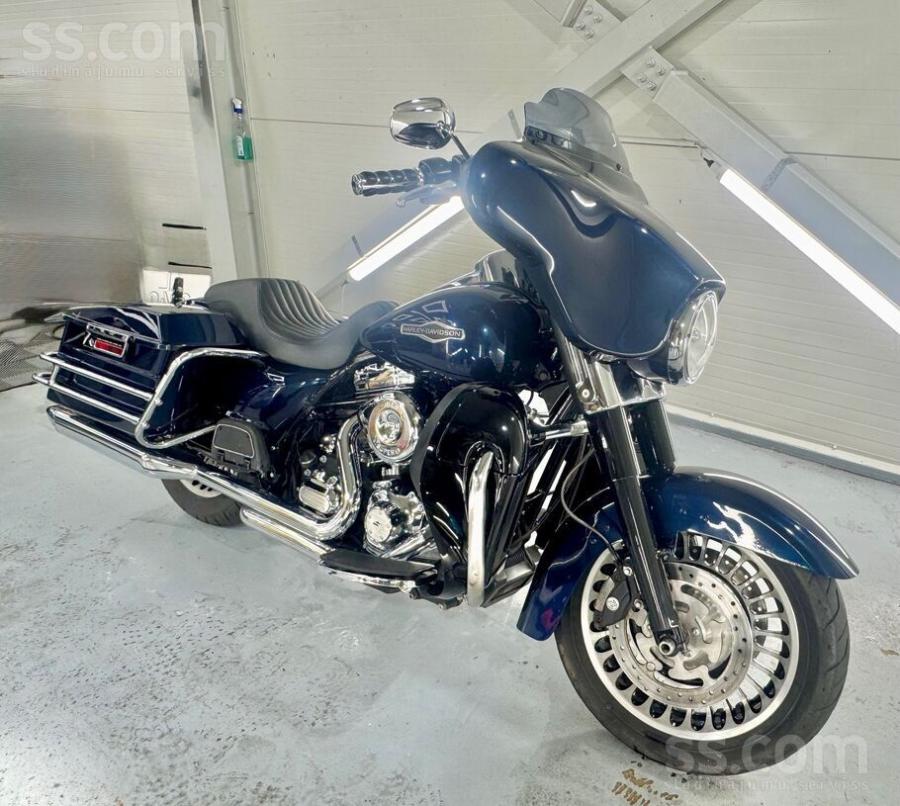Harley-Davidson Street Glide 2013 in Riga, with an engine capacity of 1.69 L and mileage of 0 thousand km for 14000 €, photo 3 on AUTOMOTO.COM.LV