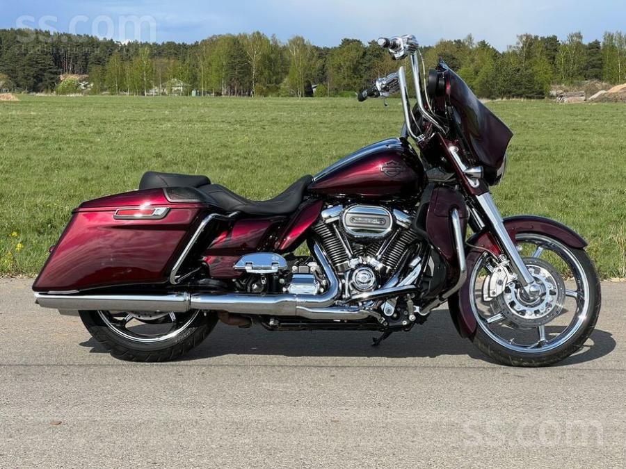 Harley-Davidson Street Glide 2017 in Riga, with an engine capacity of 1.87 L and mileage of 0 thousand km for 15000 €, photo 1 on AUTOMOTO.COM.LV
