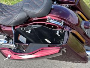 Harley-Davidson Street Glide 2017 in Riga, with an engine capacity of 1.87 L and mileage of 0 thousand km for 15000 €, photo 4 on AUTOMOTO.COM.LV
