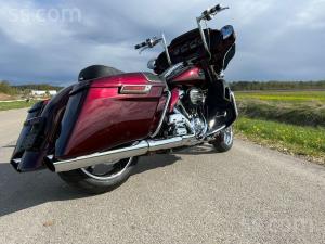 Harley-Davidson Street Glide 2017 in Riga, with an engine capacity of 1.87 L and mileage of 0 thousand km for 15000 €, photo 7 on AUTOMOTO.COM.LV
