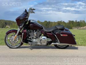 Harley-Davidson Street Glide 2017 in Riga, with an engine capacity of 1.87 L and mileage of 0 thousand km for 15000 €, photo 8 on AUTOMOTO.COM.LV