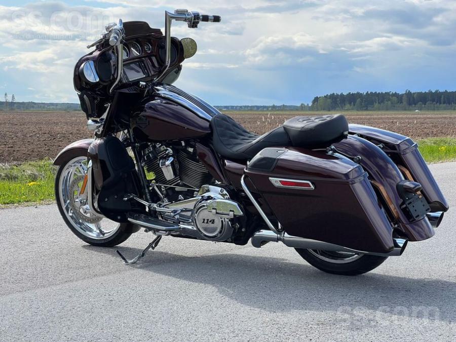 Harley-Davidson Street Glide 2017 in Riga, with an engine capacity of 1.87 L and mileage of 0 thousand km for 15000 €, photo 9 on AUTOMOTO.COM.LV