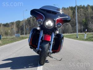 Harley-Davidson Street Glide 2017 in Riga, with an engine capacity of 1.67 L and mileage of 0 thousand km for 15000 €, photo 5 on AUTOMOTO.COM.LV