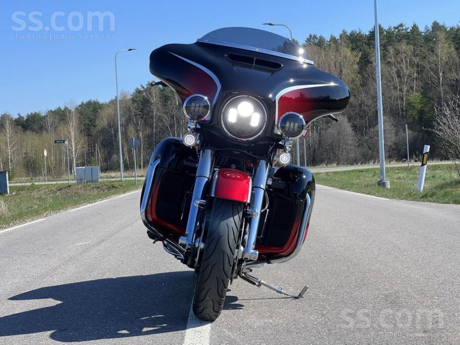 Harley-Davidson Street Glide 2017 in Riga, with an engine capacity of 1.67 L and mileage of 0 thousand km for 15000 €, photo 5 on AUTOMOTO.COM.LV